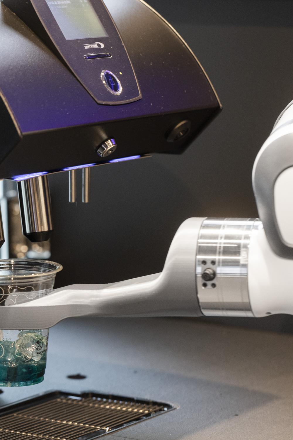 Das Team von Smyze, dem Schweizer Robobarista | Smyze